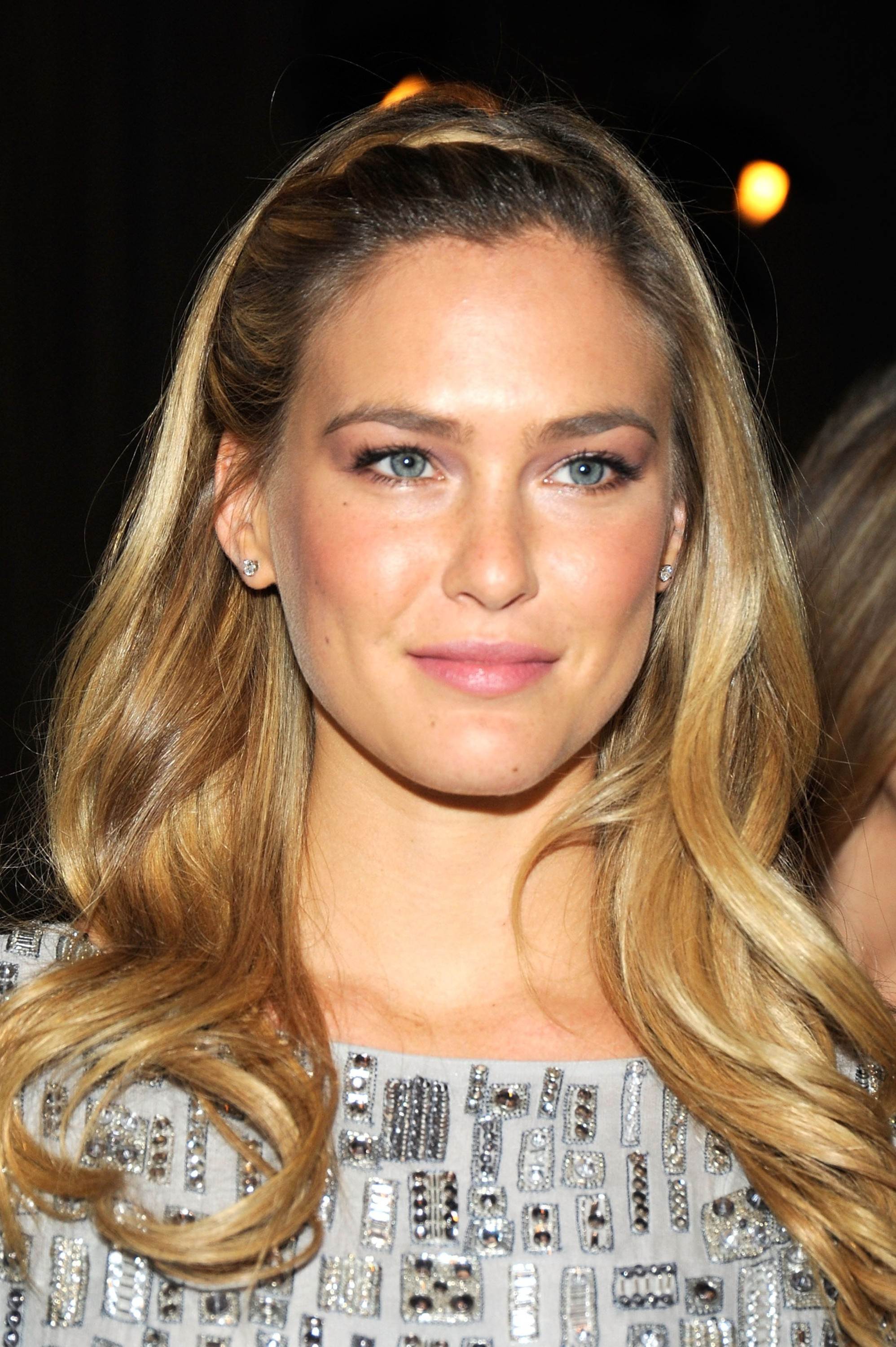 Bar Refaeli photo #356235 | Celebs-Place.com