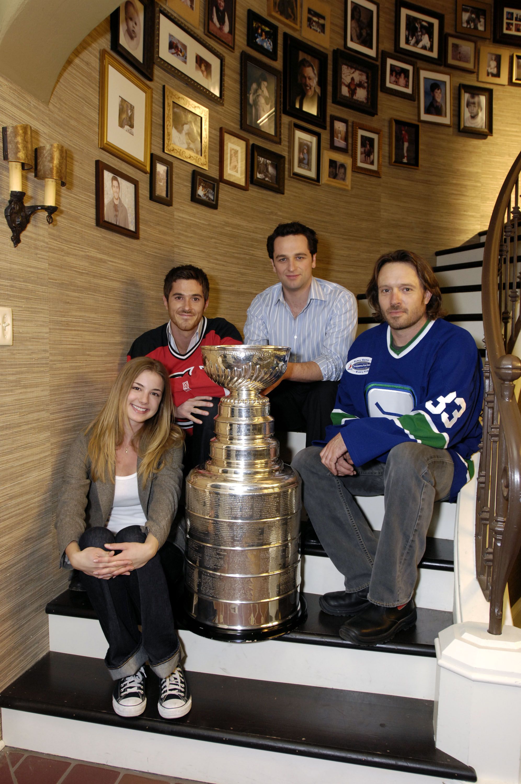 Emily van Camp photo #970906 | Celebs-Place.com