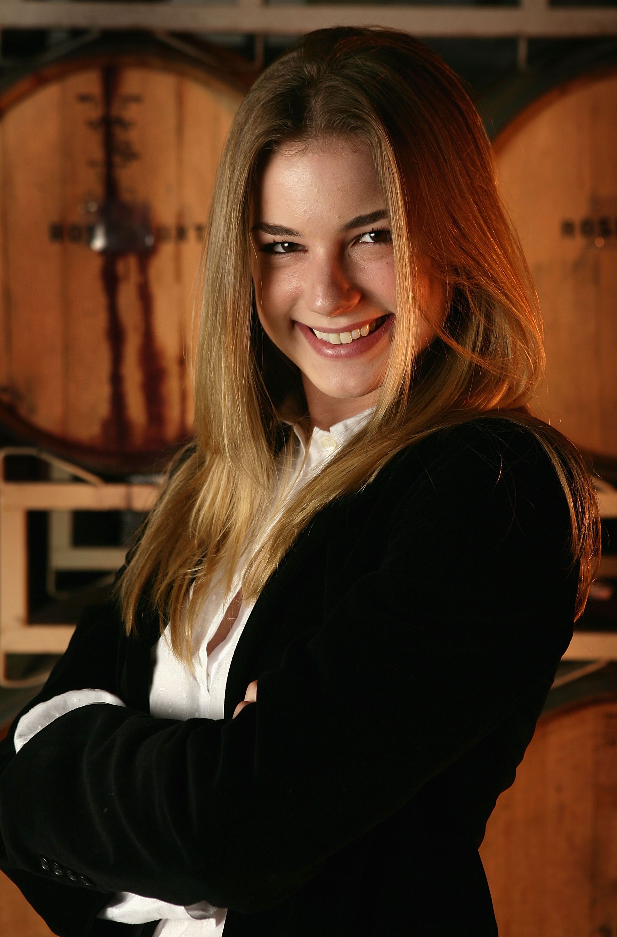 Emily van Camp photo #979051 | Celebs-Place.com